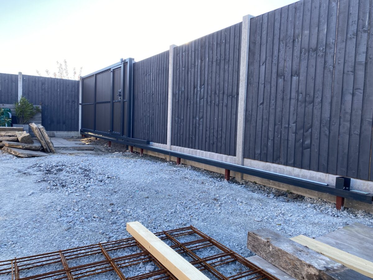 Manual Sliding Gate-Mayland - Essex Artisan