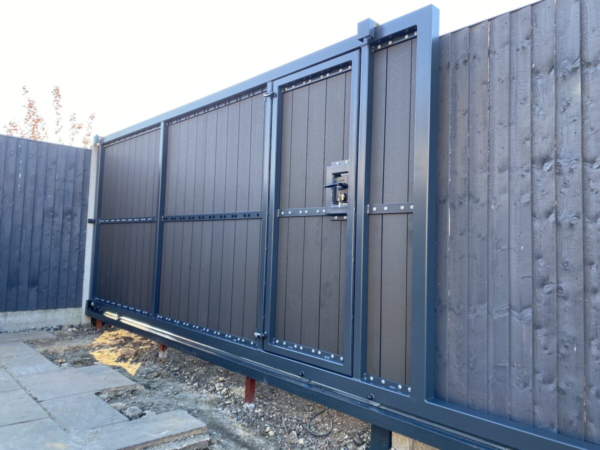 Manual Sliding Gate-Mayland - Essex Artisan